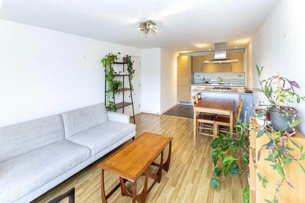 1 bedroom flat for rent in Devons Road, Canary Wharf, E3