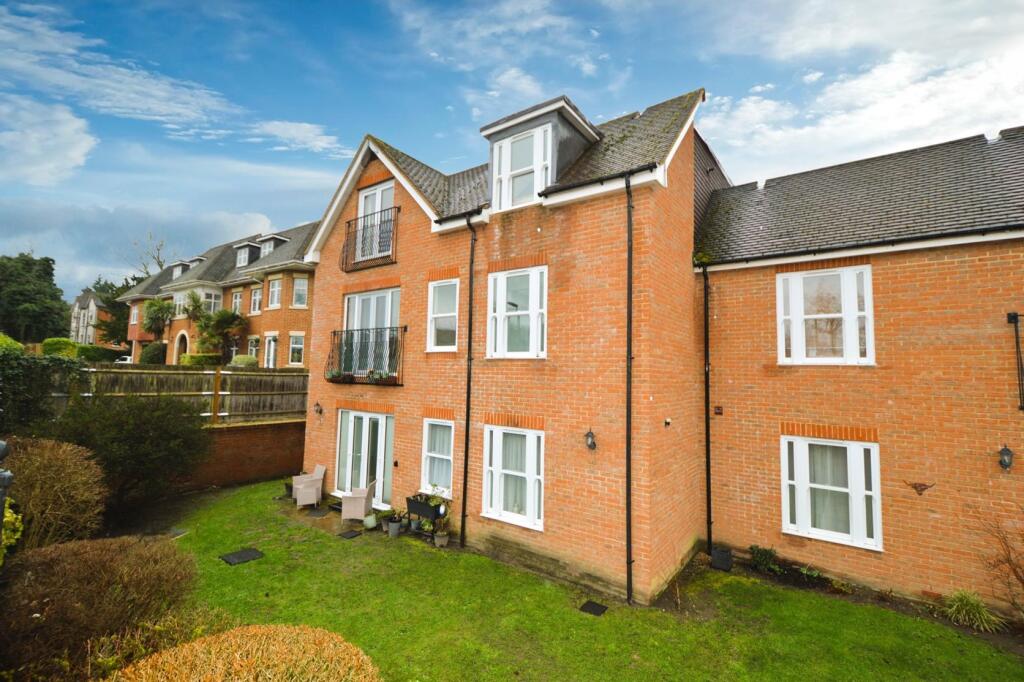 2 bedroom apartment for sale in Rowan Court, 110 London Road, Bagshot, GU19