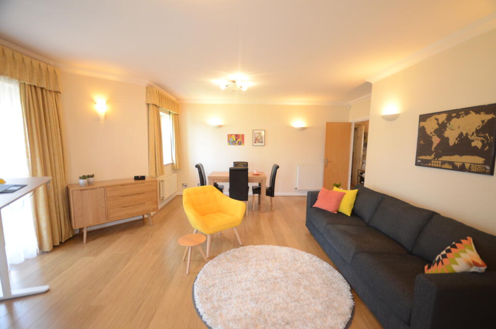 2 bedroom flat for rent in Regents Riverside, Brigham Road, Reading, RG1