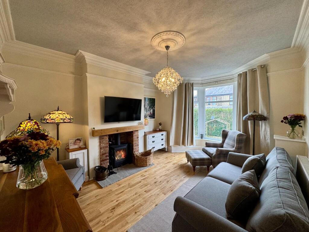 3 bedroom end of terrace house for sale in Ightenhill Park Lane ...