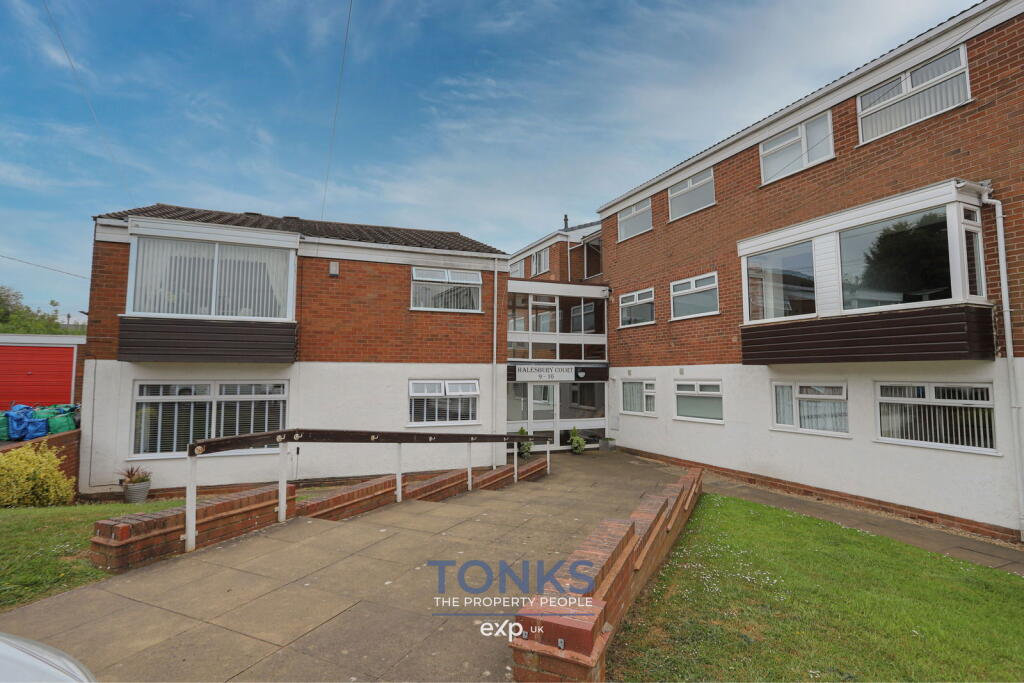 2 bedroom flat for sale in NO CHAIN - INCREDIBLE COUNTRYSIDE VIEWS ...