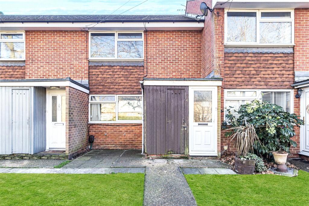 1 bedroom maisonette for sale in Green Lane, Addlestone, Surrey, KT15
