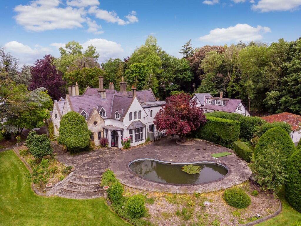 6 bedroom character property for sale in Magna Carta House, TW19