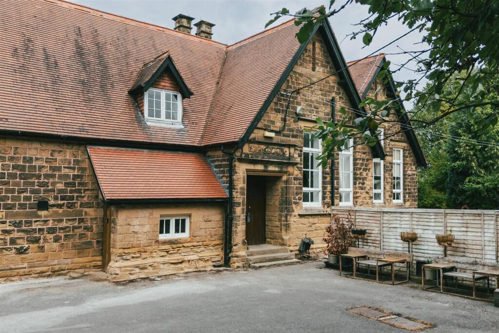 6 bedroom detached house for sale in Stainsby, Heath, Chesterfield, S44