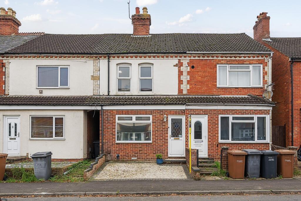 3 bedroom terraced house for sale in Millway Road, Andover, SP10 3AS, SP10