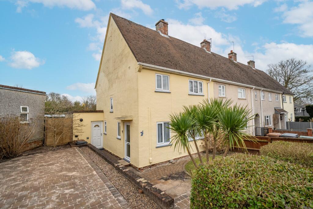 3 bedroom end of terrace house for sale in Old Down Road, Andover, SP10