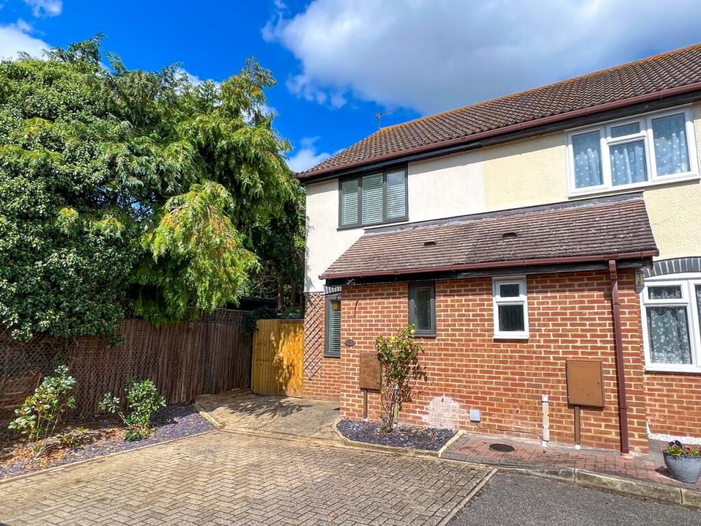 2 bedroom terraced house for rent in Bishop Fox Way, West Molesey, KT8