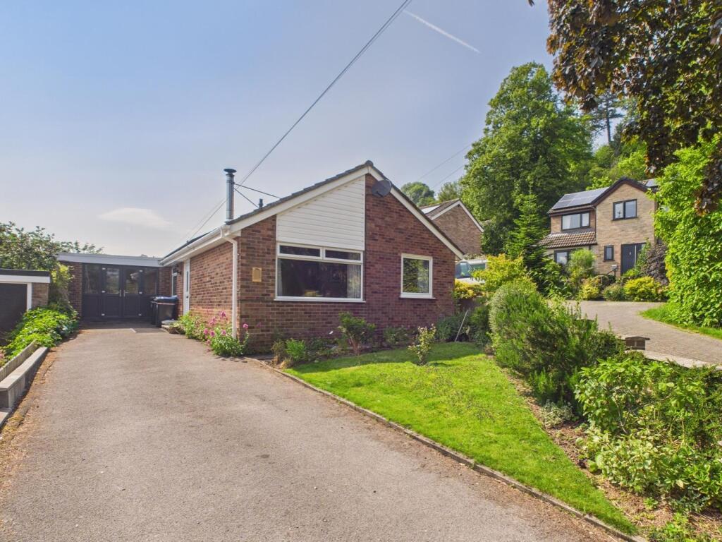 3 bedroom detached bungalow for sale in Yokecliffe Crescent, Wirksworth ...