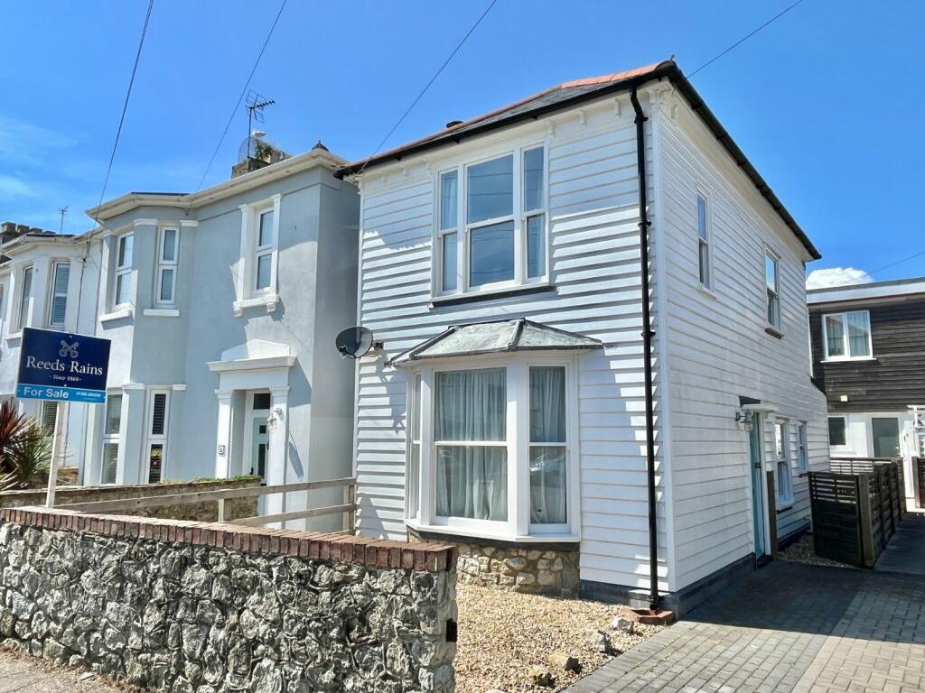 2 bedroom detached house for sale in Park Road, Hythe, Kent, CT21