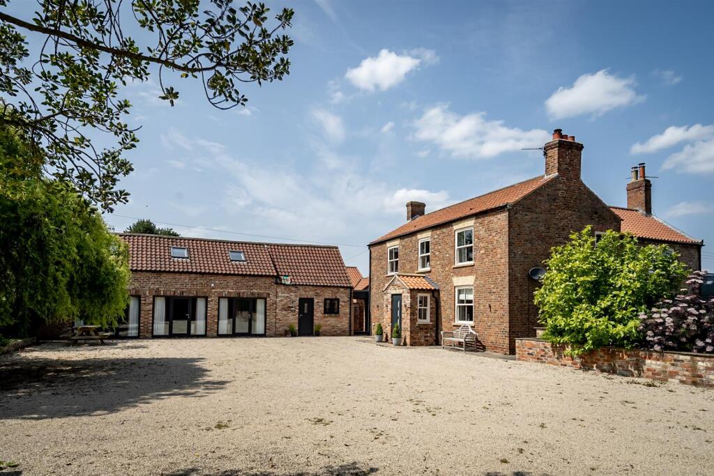 6 bedroom detached house for sale in Birker Lane, Wilberfoss, York YO41 ...