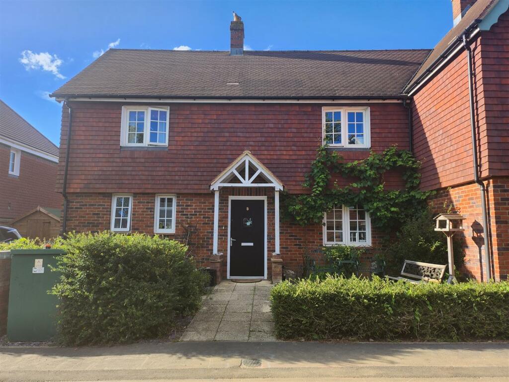 3 bedroom semi-detached house for sale in Castlefield, Preston SG4 7AZ, SG4