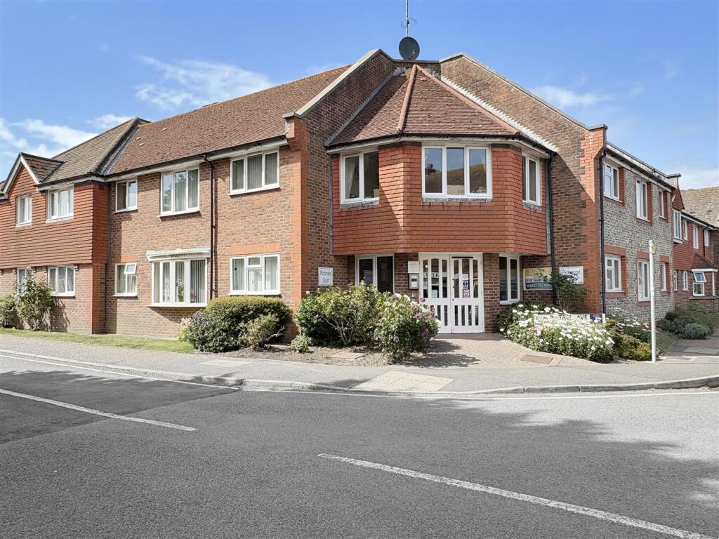 2 bedroom retirement property for sale in Sea Lane, Rustington, BN16