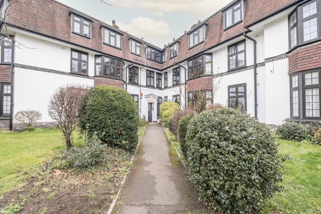 2 bedroom flat for sale in Surbiton Crescent, Kingston Upon Thames, KT1