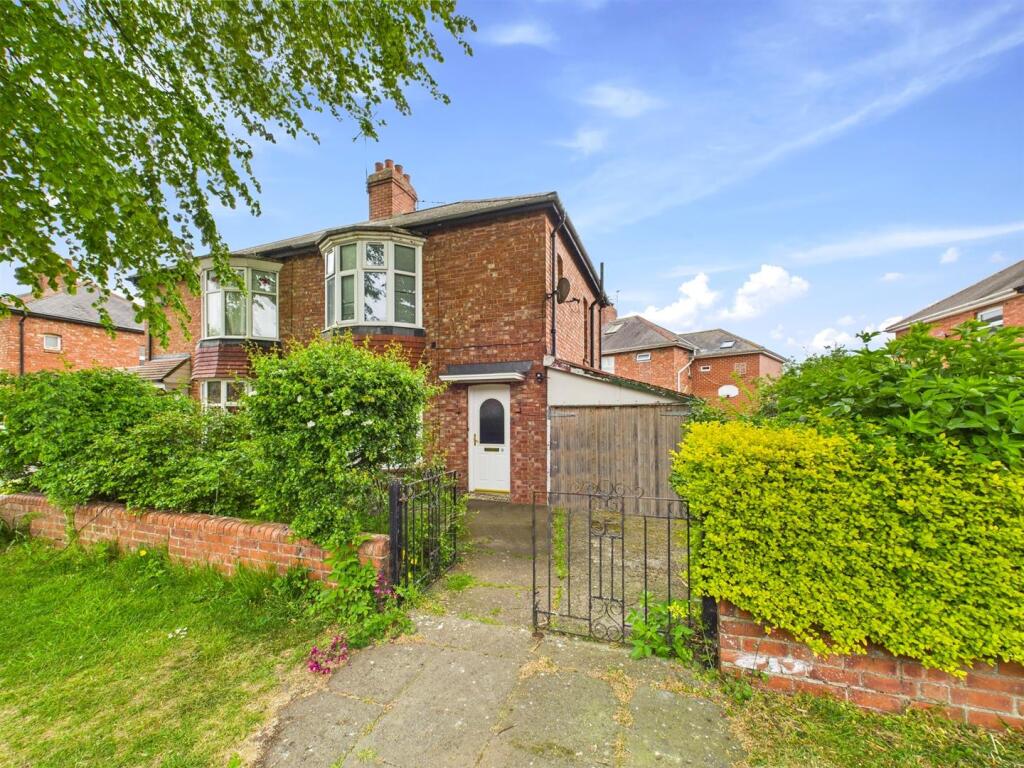 2 bedroom semi-detached house for sale in Houxty Road, South Wellfield ...
