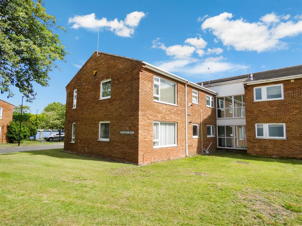 2 bedroom apartment for sale in Beaumont Drive, Whitley Bay, NE25