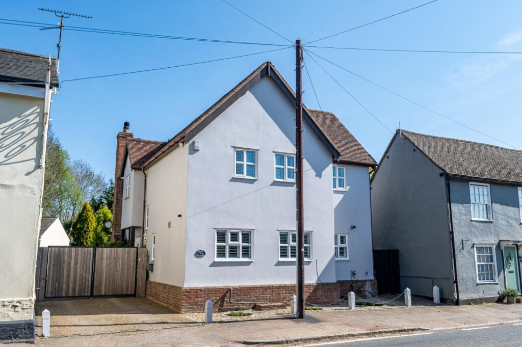 4 bedroom detached house for sale in High Roding, Dunmow, Essex, CM6