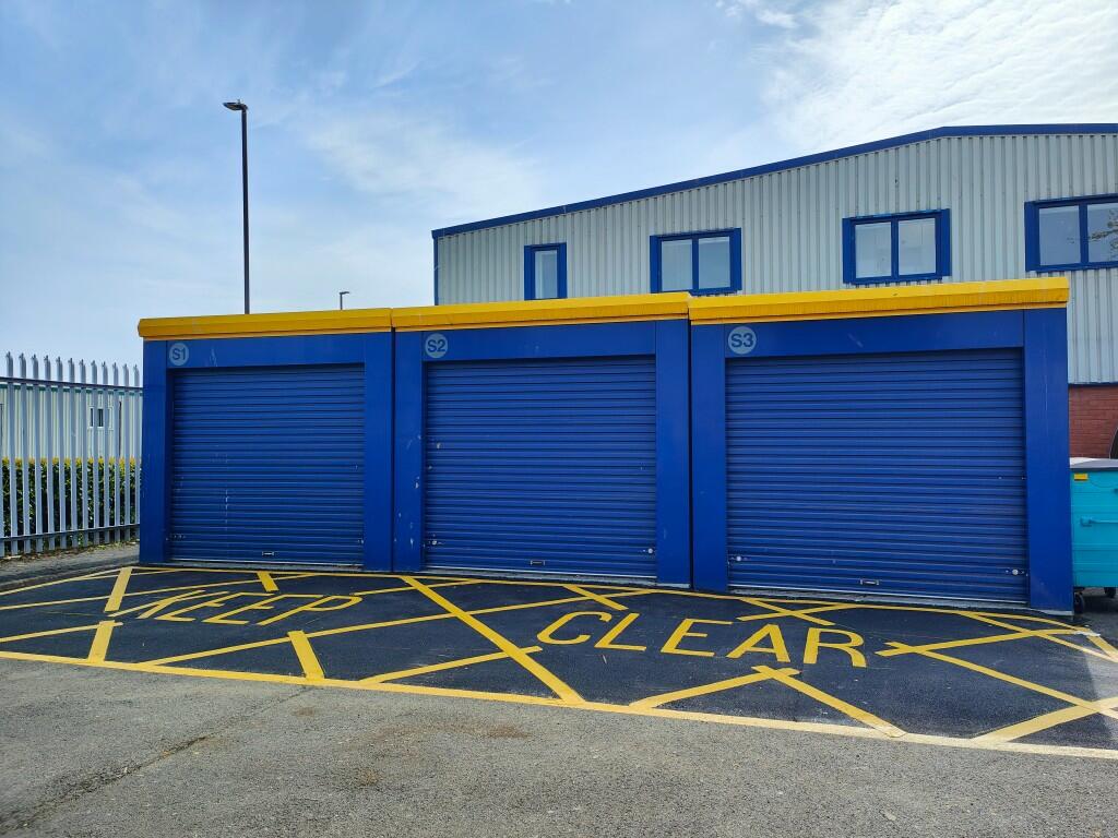 Storage facility to lease in Storage Units, Airport Industrial Estate ...