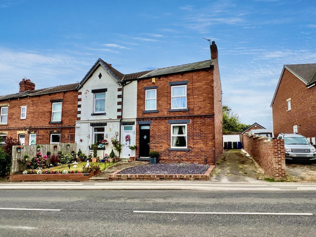 3 bedroom end of terrace house for sale in Higham Common Road, Barugh ...