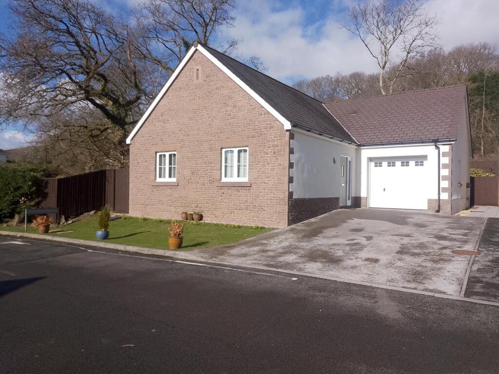 3 bedroom detached bungalow for sale in Maes Y Cribarth, Abercrave ...