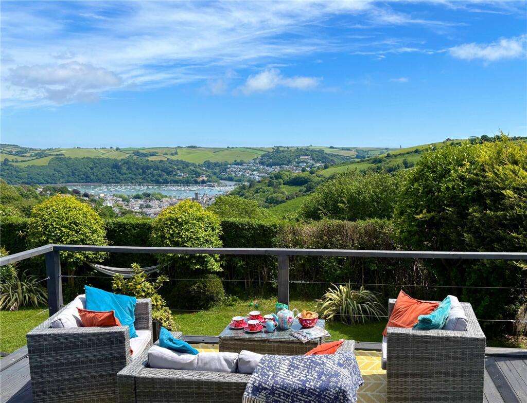 4 bedroom detached house for sale in Yorke Road, Dartmouth, Devon, TQ6