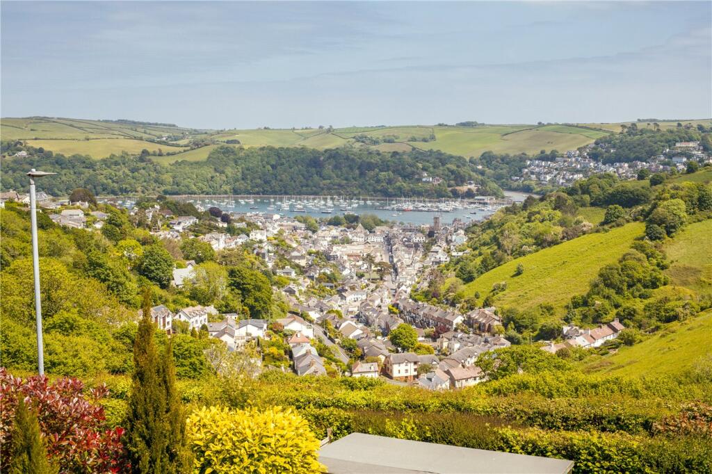 3 bedroom detached house for sale in Yorke Road, Dartmouth, Devon, TQ6