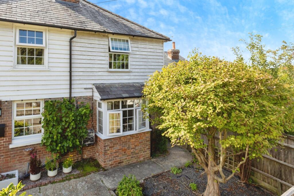 2 bedroom semi-detached house for sale in London Road, Flimwell ...