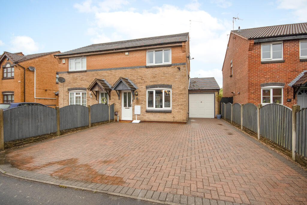 3 bedroom semi-detached house for sale in Maytree Close, Oakwood, DE21