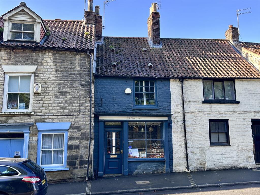 Commercial property for sale in Castlegate, Malton, YO17