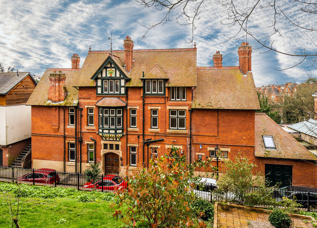 3 bedroom apartment for sale in Newcastle Drive, The Park , Nottingham, NG7