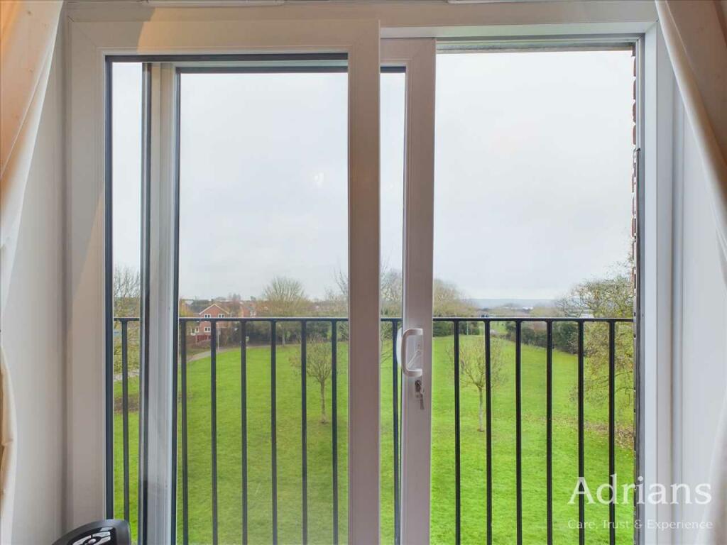 1 bedroom apartment for sale in Beeleigh Link, Chelmsford, CM2