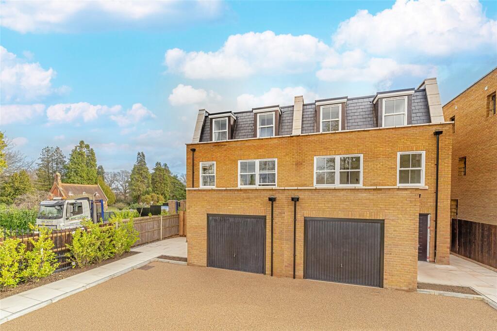 4 Bedroom Semi Detached House For Sale In Larges Lane Bracknell