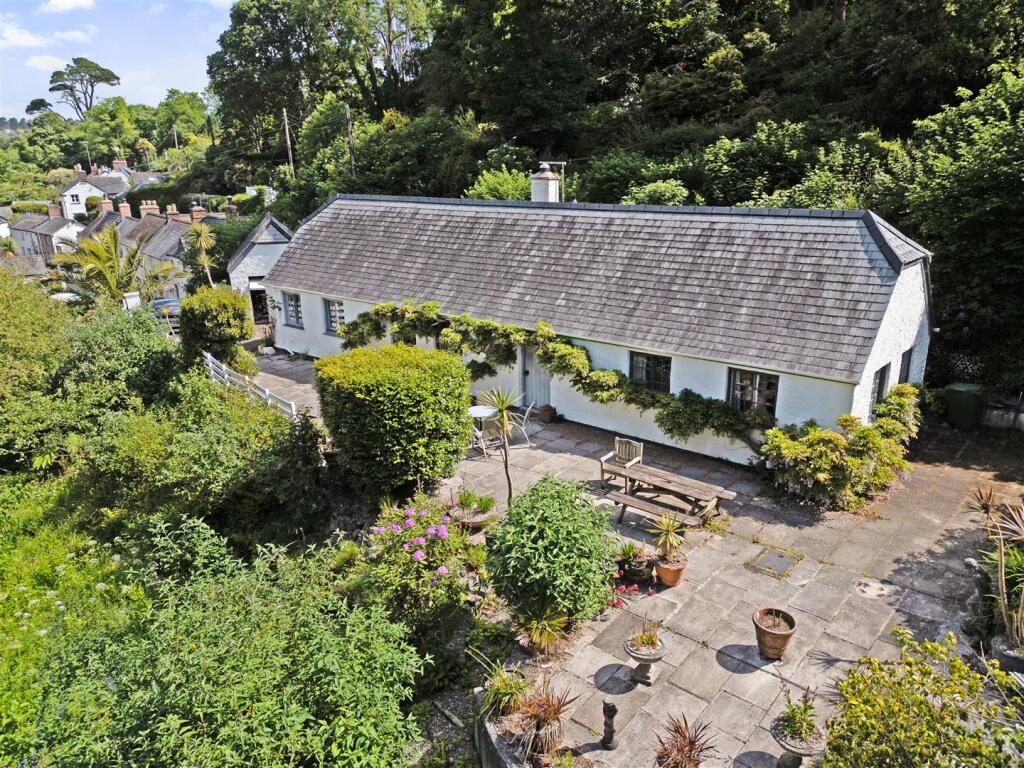3 bedroom bungalow for sale in Delightful home in Helford village, TR12