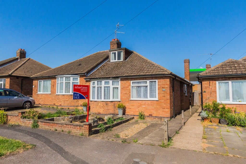 2 bedroom semi-detached bungalow for sale in Tann Road, Finedon, NN9