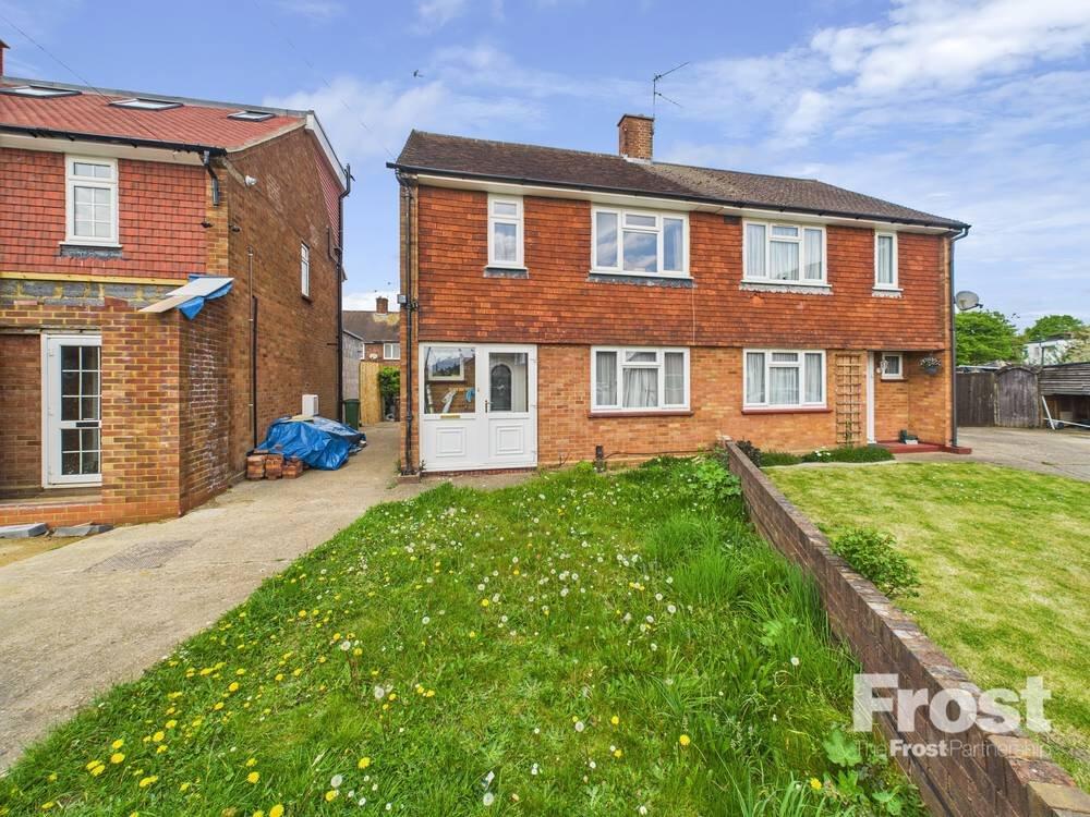 2 bedroom semi-detached house for sale in Henley Way, Feltham ...