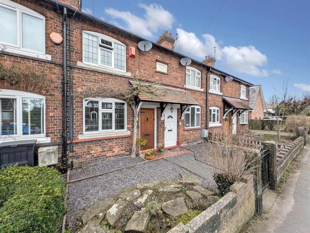 2 bedroom terraced house for sale in Hassall Road, Sandbach, CW11