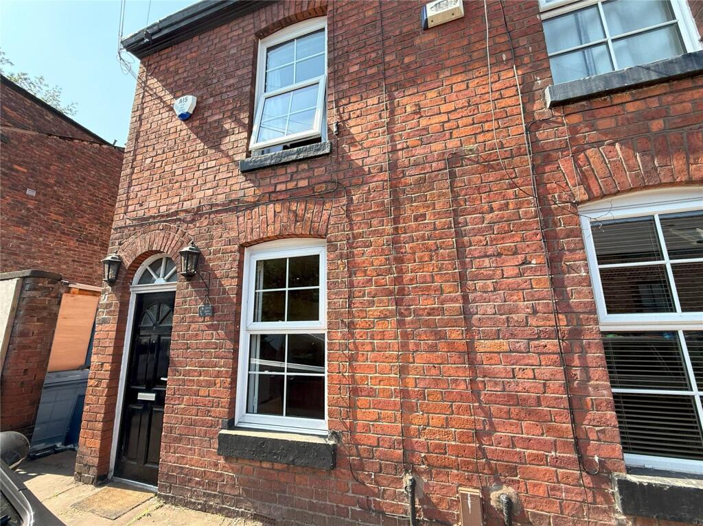 2 bedroom end of terrace house for sale in Vicker Grove, West Didsbury, M20