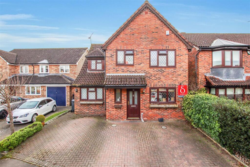 3 bedroom detached house for sale in Furlong Way, Great Amwell, Ware, SG12