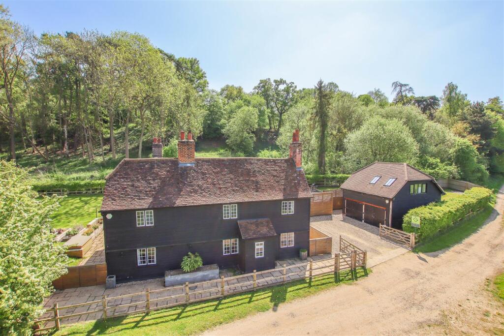 5 bedroom detached house for sale in Stunning Detached Period Home In ...