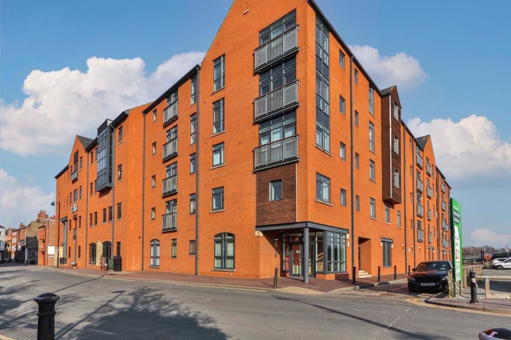 2 bedroom apartment for sale in Trinity Wharf, 52-58 High Street, Hull ...