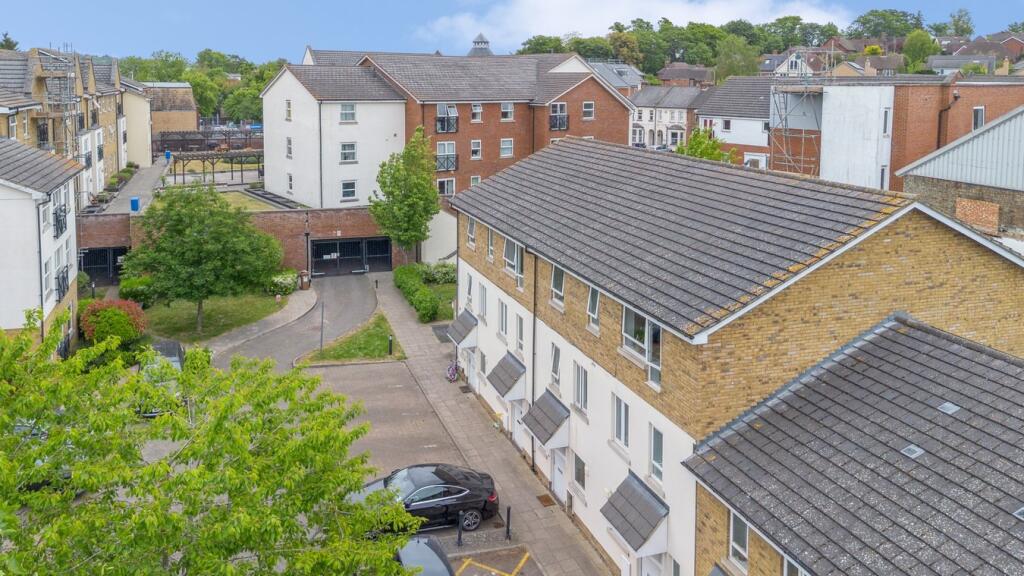 2 bedroom apartment for sale in 65 Walsworth Road, Hitchin, SG4