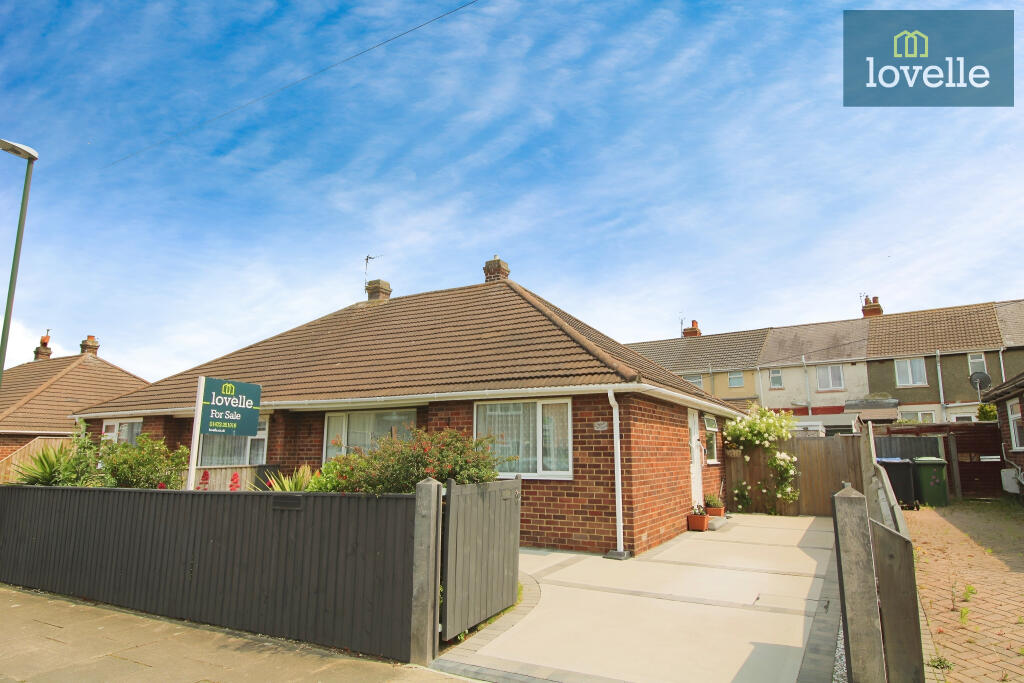 2 bedroom semi-detached bungalow for sale in Longfield Road, Grimsby, DN34