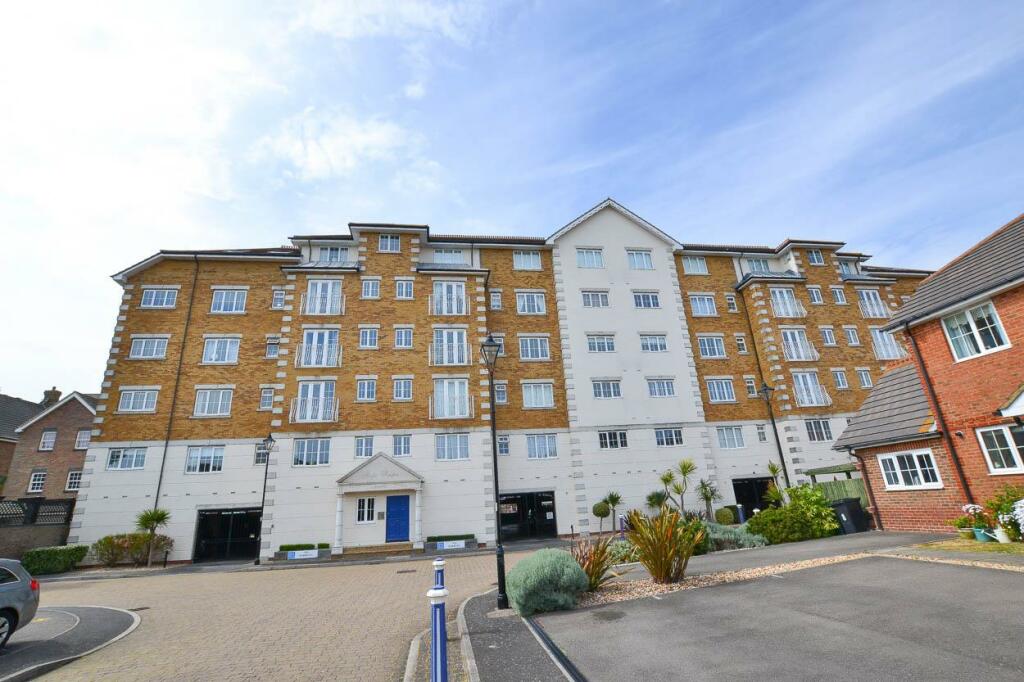 2 bedroom flat for sale in Golden Gate Way, Eastbourne, BN23