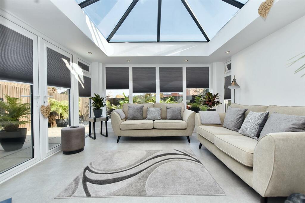 4 bedroom detached house for sale in Chiltern Close, Eastbourne, BN23