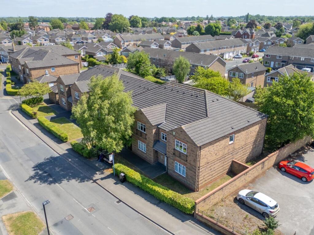 2 bedroom apartment for sale in Oak Tree Court, Haxby, York, YO32