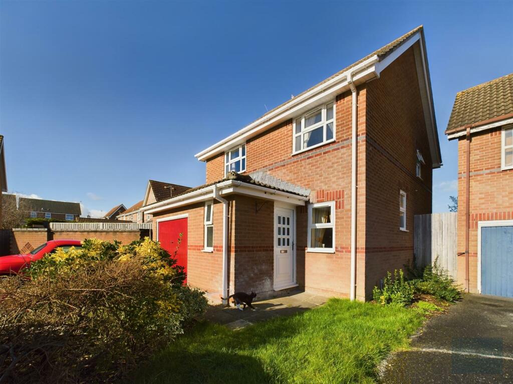 3 Bedroom Detached House For Sale In Harvard Close Melksham Sn12