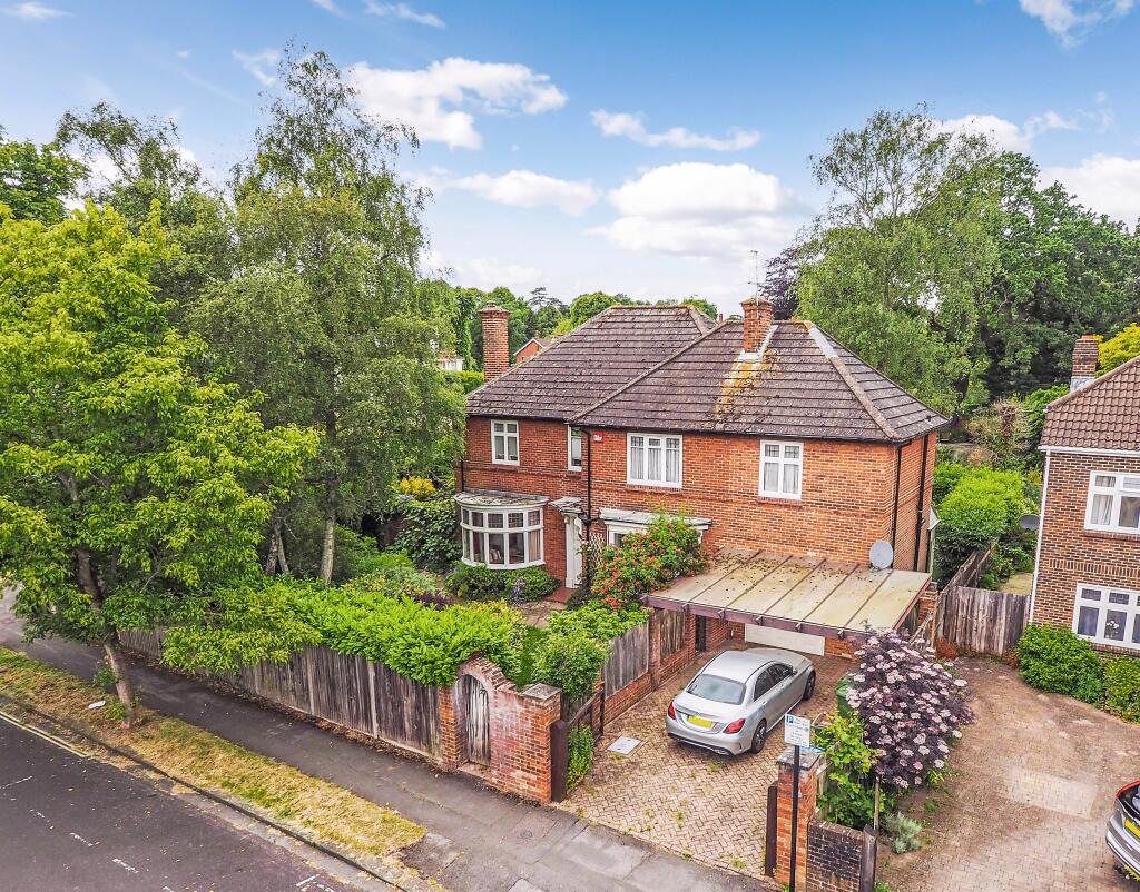 4 bedroom detached house for sale in Highfield, Southampton, SO17