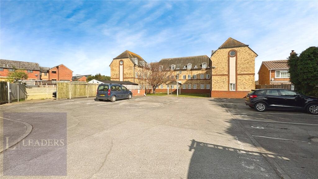 2 bedroom apartment for sale in Colne Road, Halstead, Essex, CO9