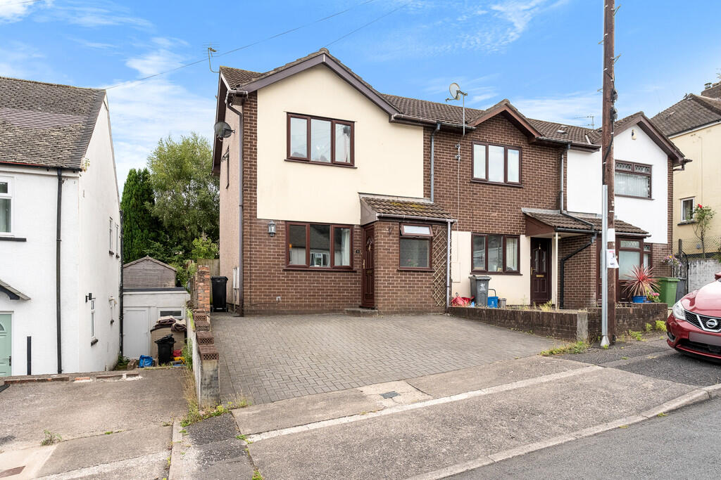 3 bedroom end of terrace house for sale in Heol Syr Lewis, Morganstown ...
