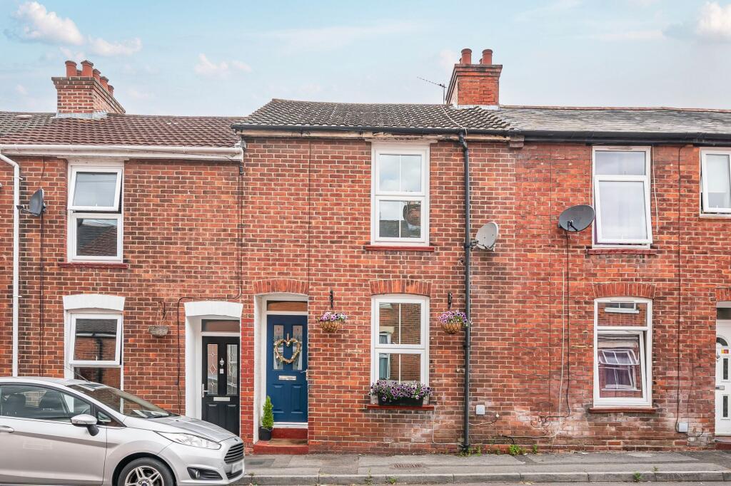 2 bedroom terraced house for sale in Nursery Road, Salisbury, SP2