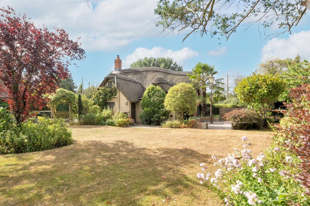 4 bedroom detached house for sale in Fryern Court Road, Burgate, SP6